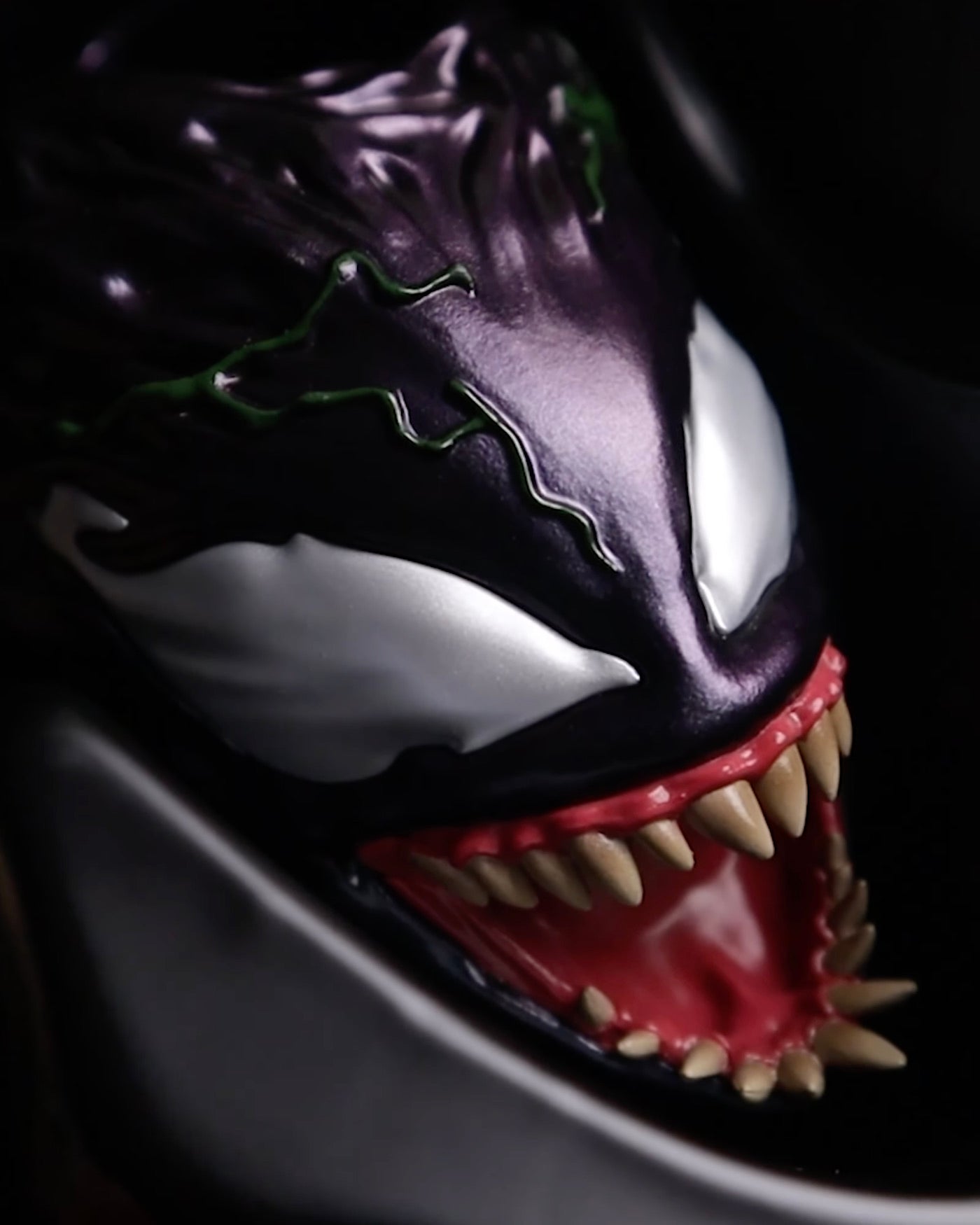 Hot Toys TMS027 Spiderman Maximum Venom Venomized Groot Life Size - Hot ...