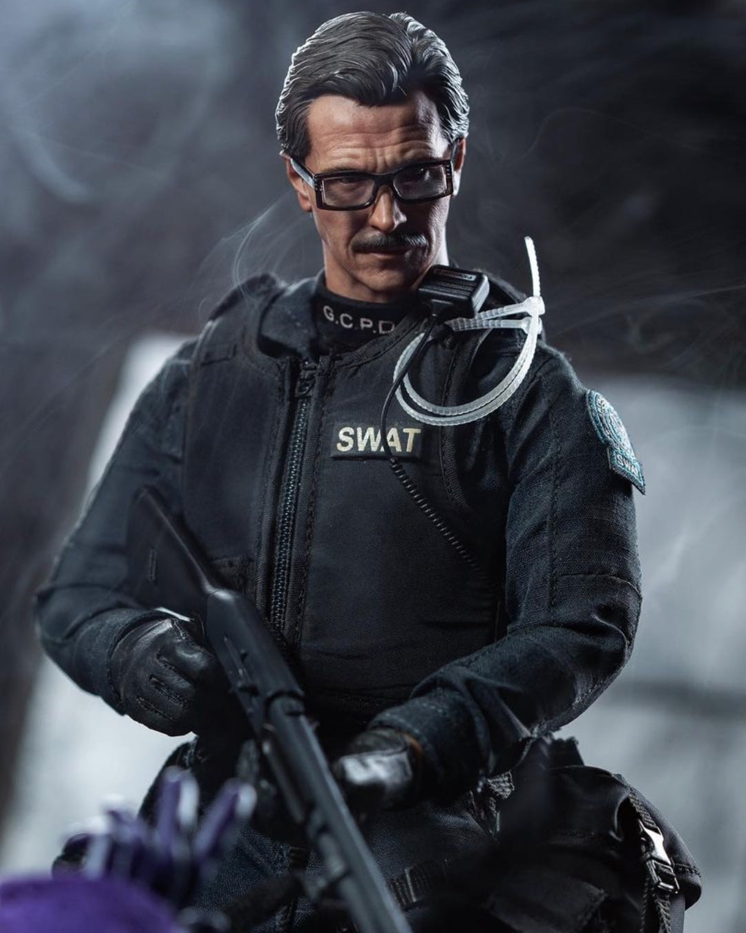 Hot toys MMS182 DC The Dark Knight Lt. Jim Gordon SWAT Suit Version ...
